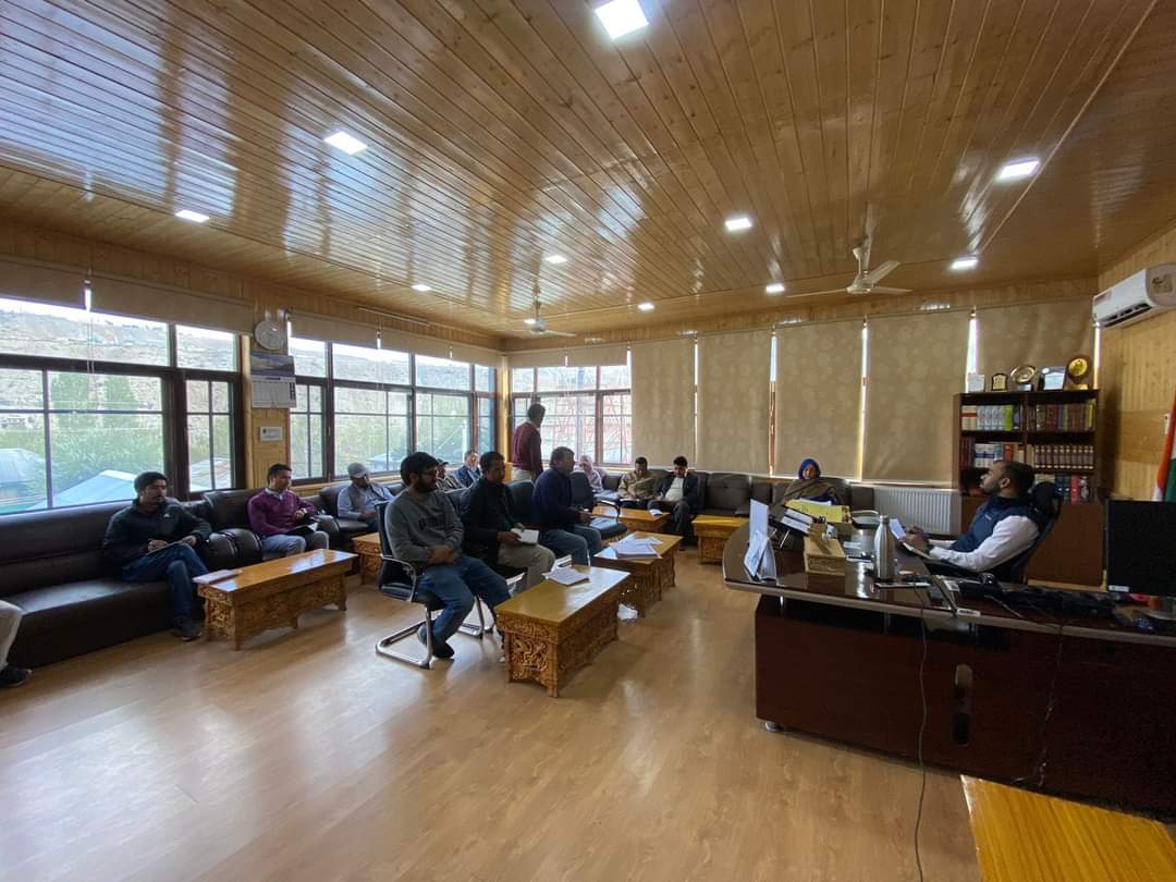 DC Santosh holds meeting on SVEEP activities for SSR 2023 – Ladakh Times