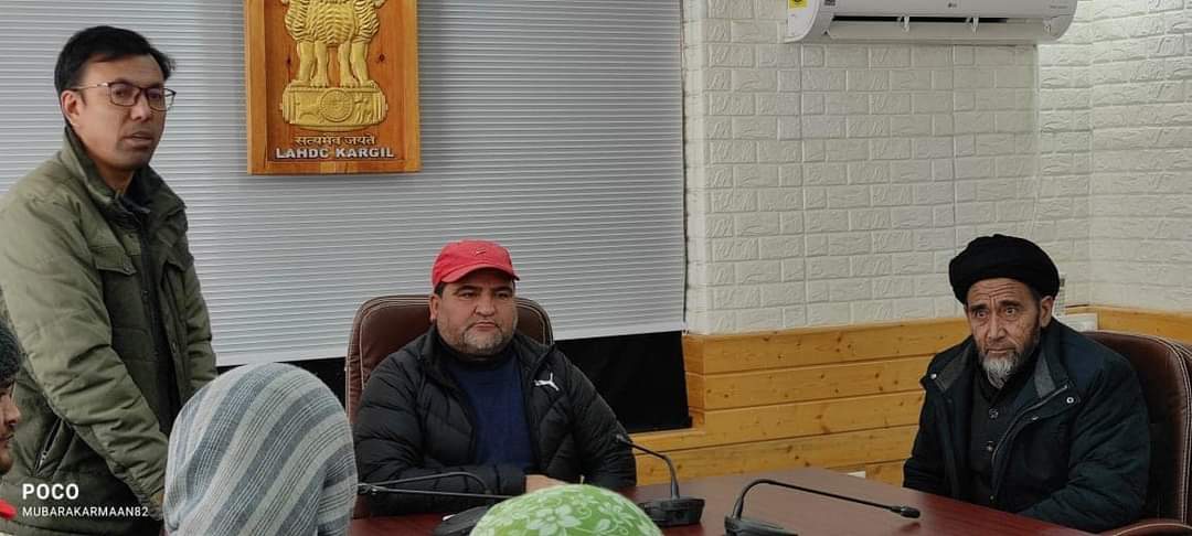 Acting CEC interacts with students, staff members of Excellent ...